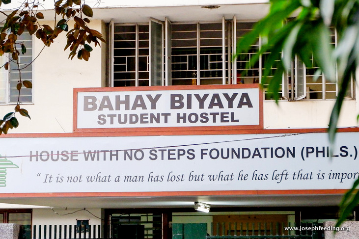 Christmas 2018: House With No Steps (Bahay Biyaya)